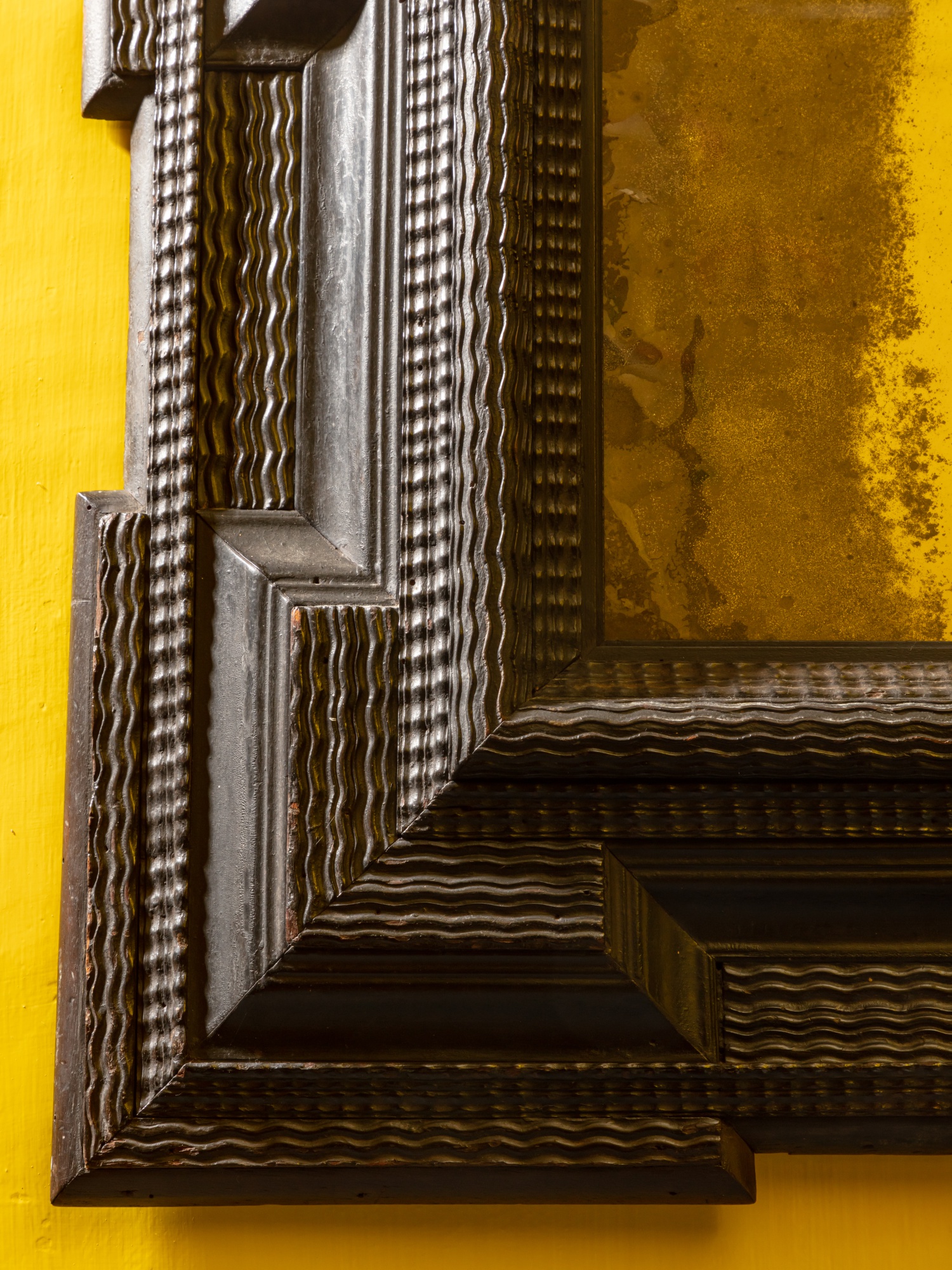 A Dutch ripple-moulded ebonised mirror, 17th century | Miroir en bois ...