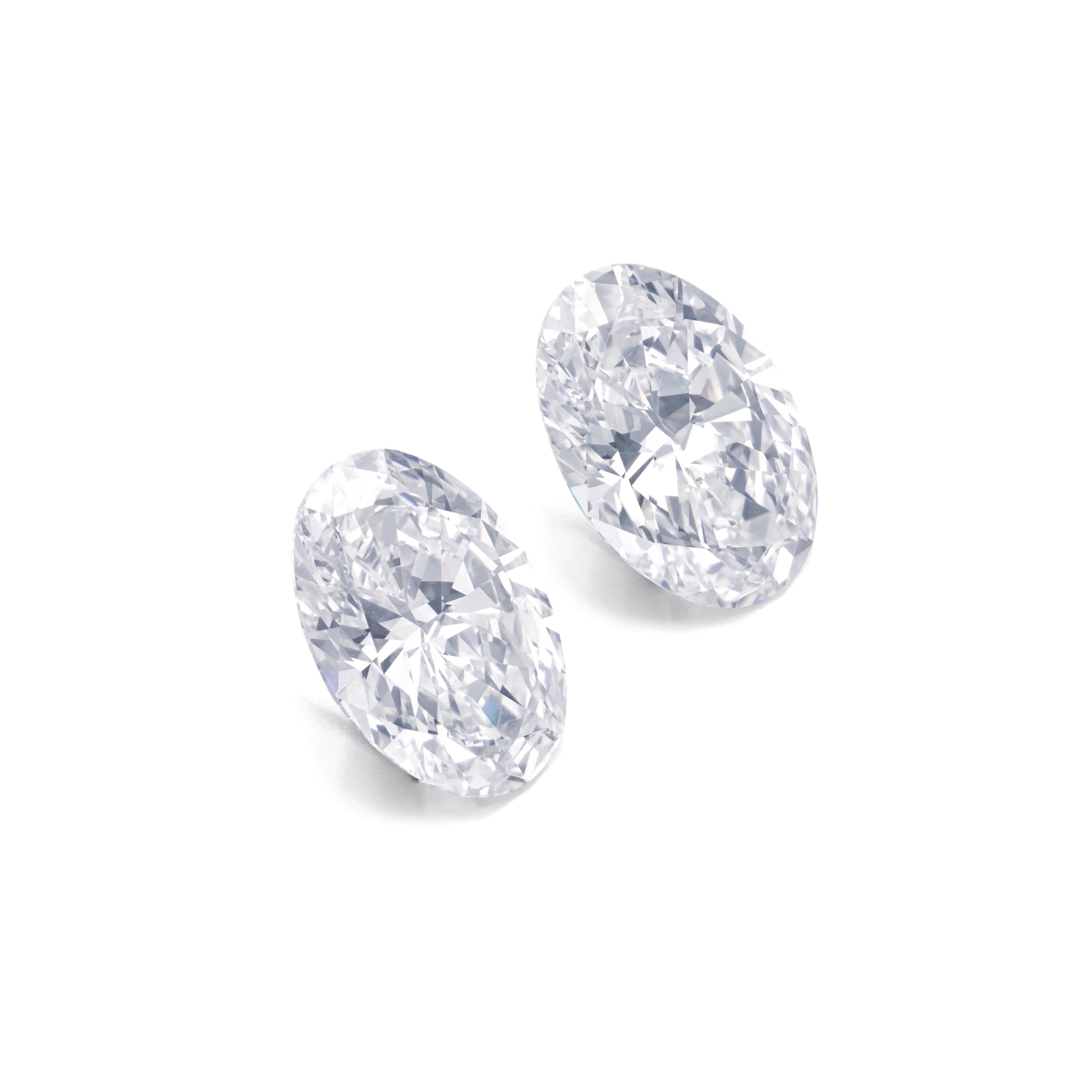 Superb pair of unmounted diamonds | 裸鑽一對 | Magnificent Jewels and Noble ...