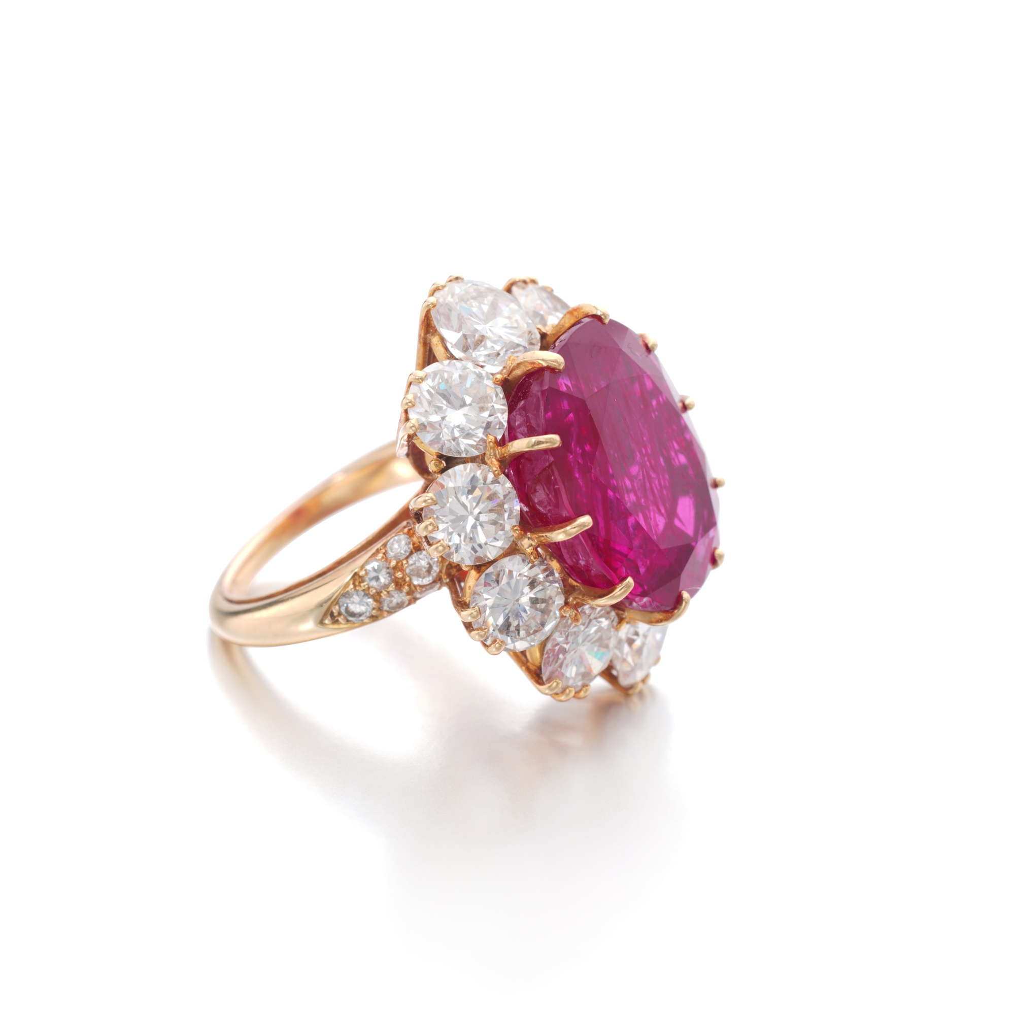 Impressive ruby and diamond ring | 紅寶石及鑽石戒指 | Magnificent Jewels and ...