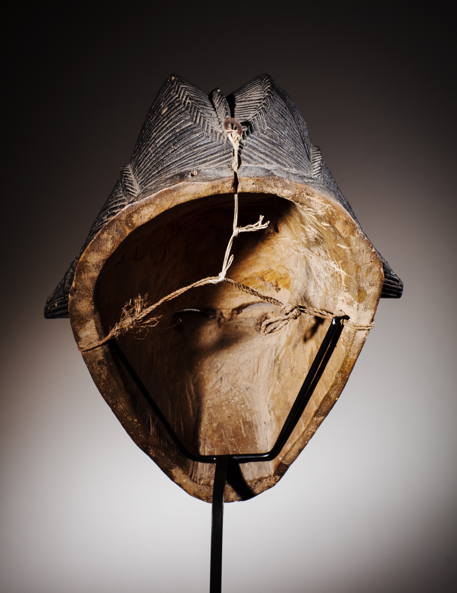 Masque okuyi, Punu, Gabon | Punu Okuyi Mask, Gabon | Art d'Afrique, d ...