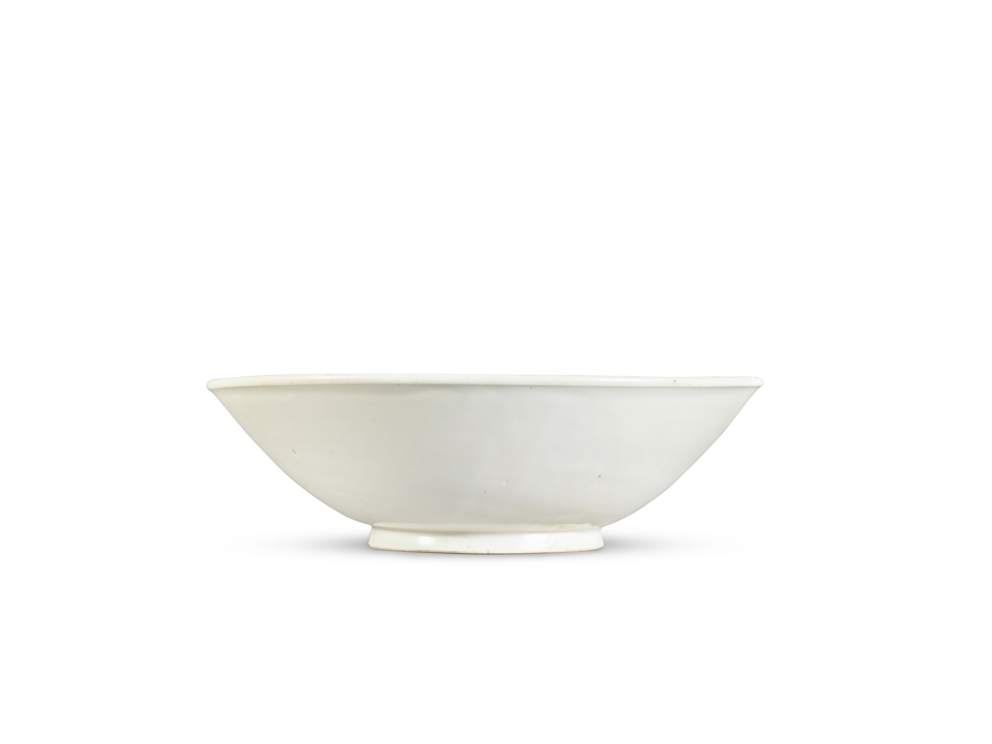 A rare inscribed 'Xing' bowl, Tang dynasty | 唐 邢窰白釉盌 | Important ...