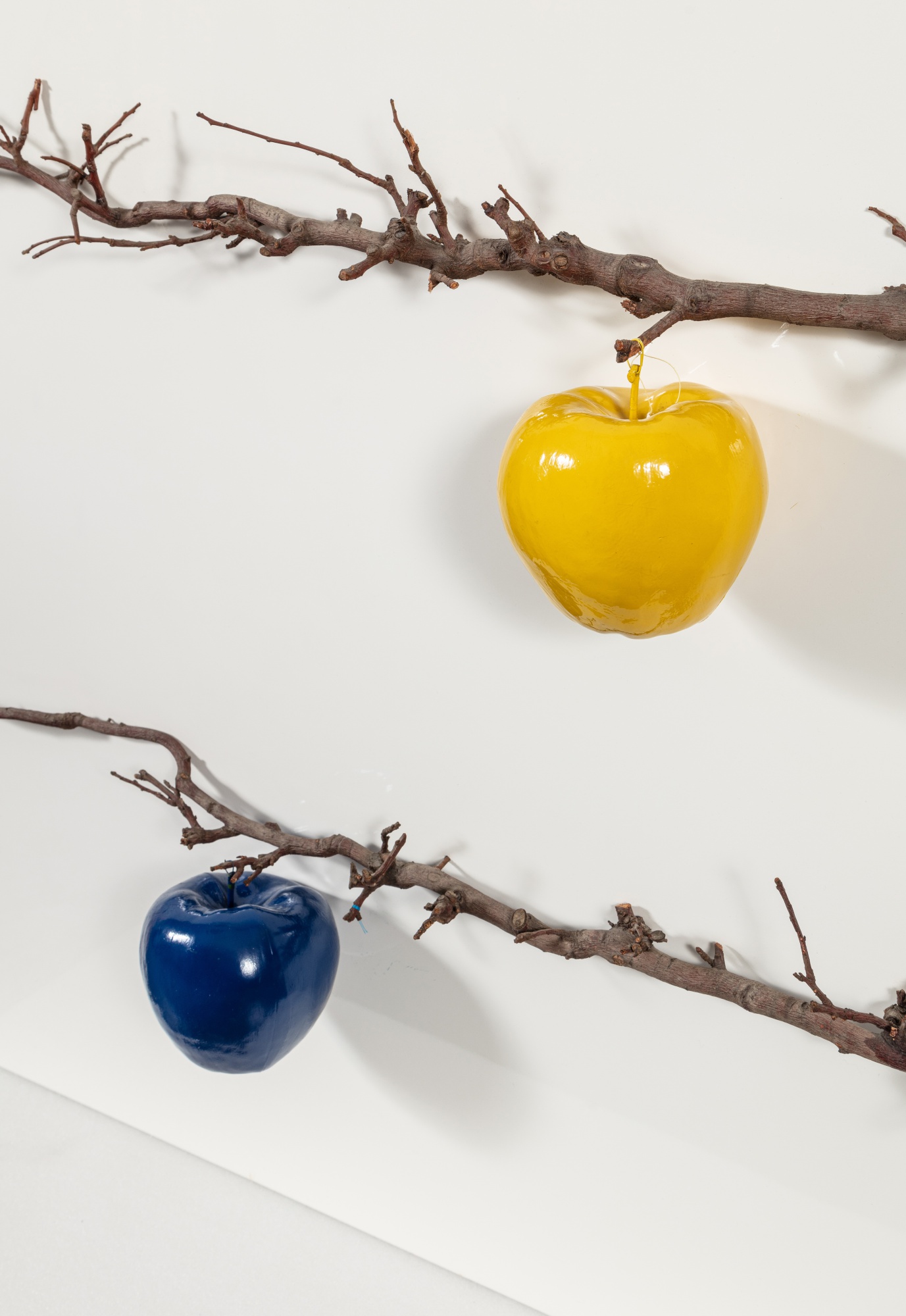 Grosse Pomme sur Cordon | Art Contemporain Day Auction | 2022 | Sotheby's