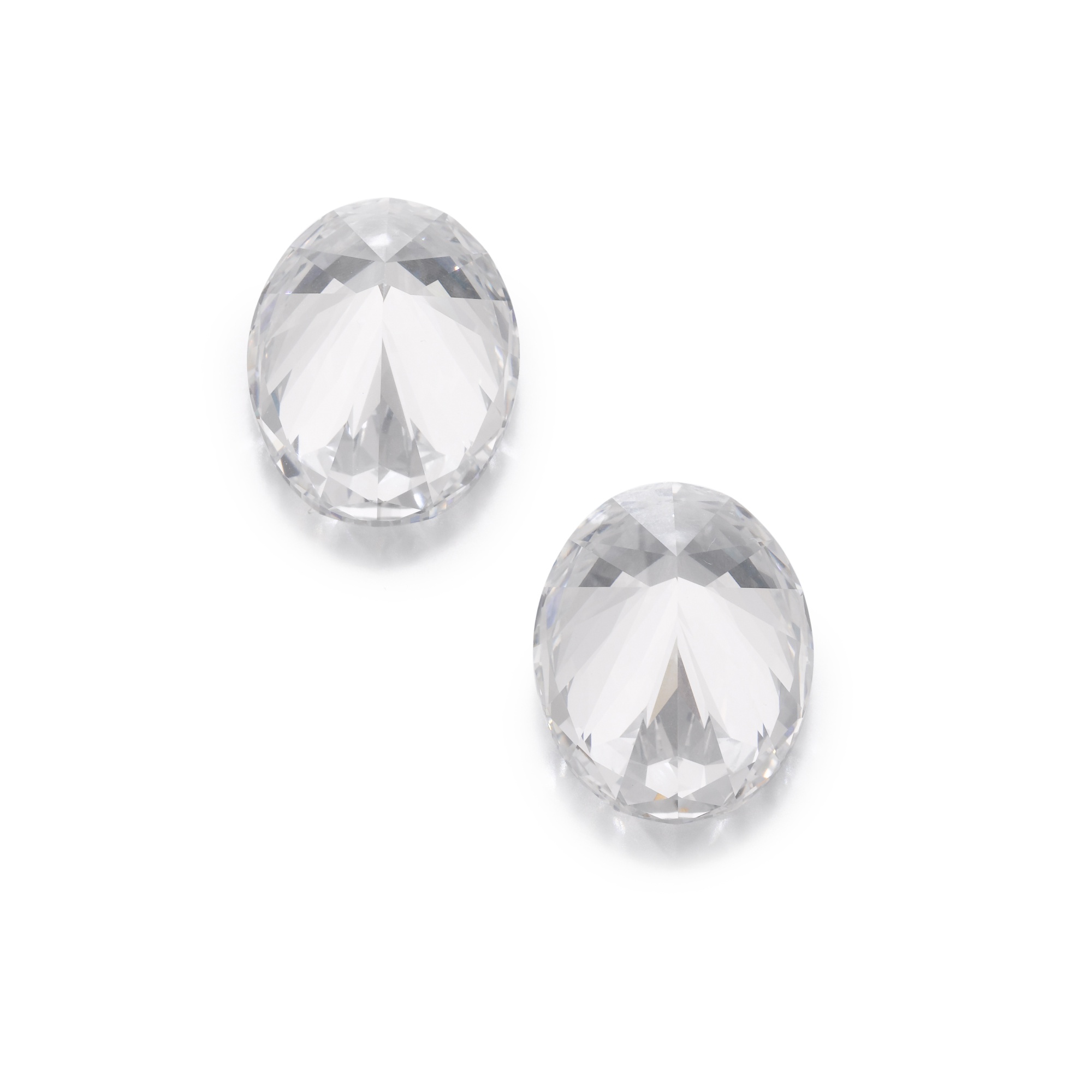 Superb pair of unmounted diamonds | 裸鑽一對 | Magnificent Jewels and Noble ...