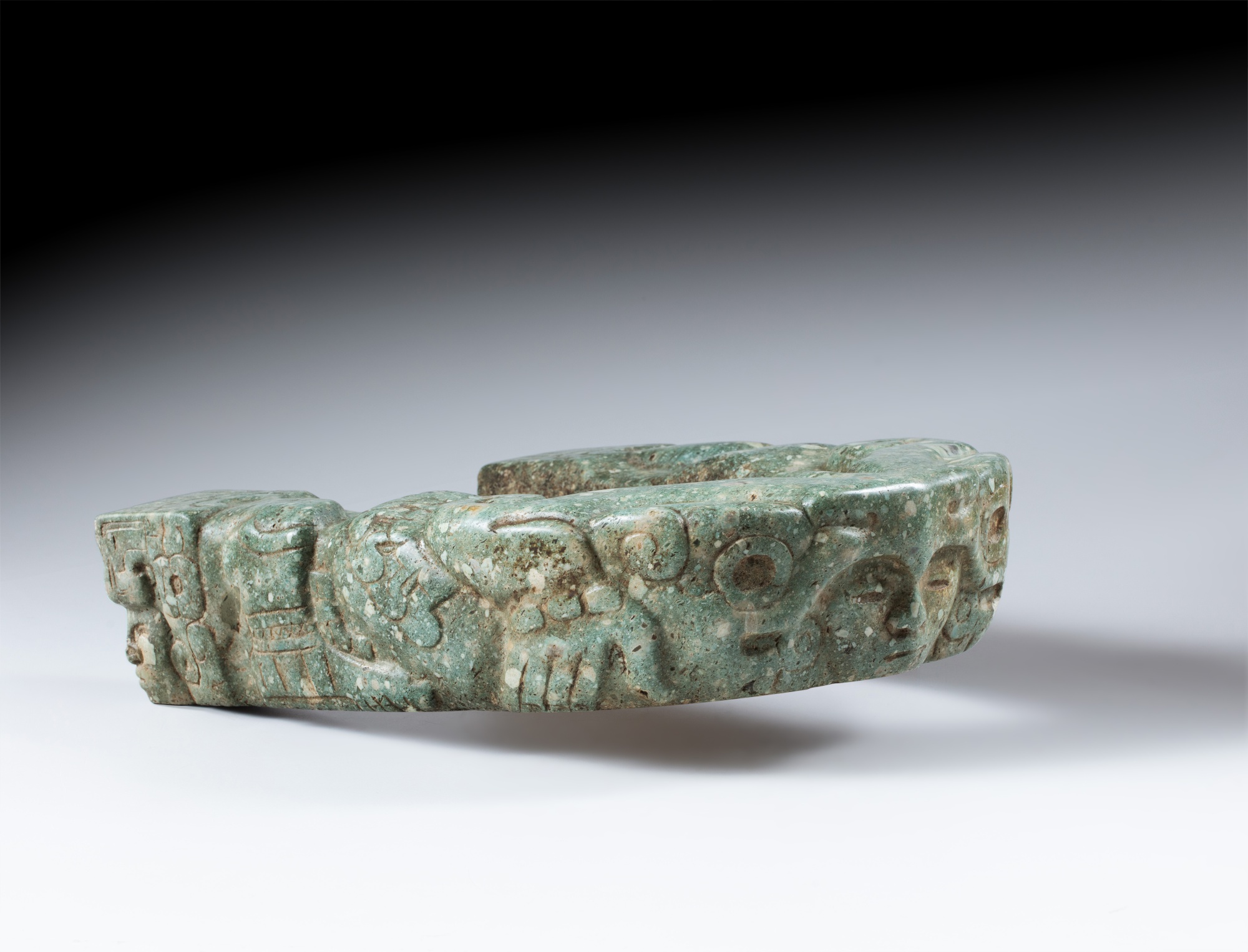Joug, Veracruz, ca. 650 - 950 ap. J-C. | Veracruz Stone Yoke, ca. AD ...