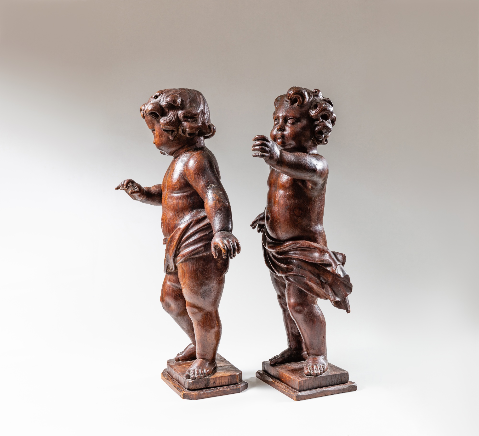 A pair of standing Putti | Paire de Putti | Tableaux Dessins Sculptures ...